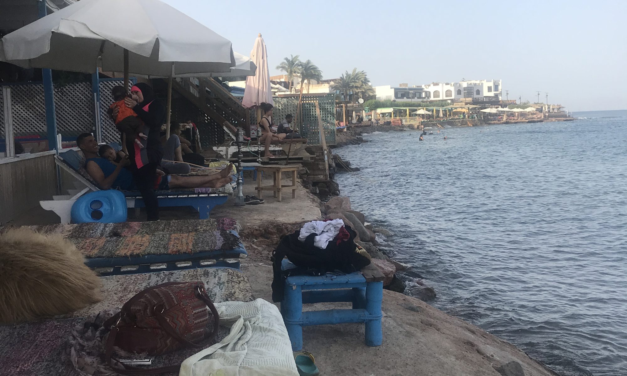 [エジプト]ダハブの海で初泳ぎ [Egypt]First swim in Dahab. – why go? Why not?
